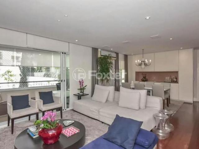 Apartamento, 3 dormitórios, 129 m², em Real Parque