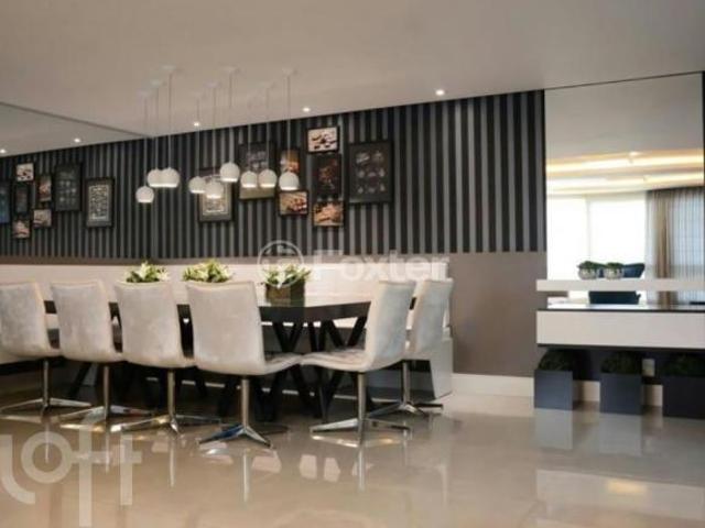 Apartamento, 3 dormitórios, 133.06 m², em Moinhos de Vento