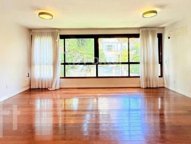 Apartamento, 3 dormitórios, 133 m², em Moinhos de Vento