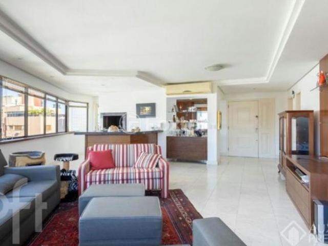 Apartamento, 3 dormitórios, 133 m², em Petrópolis