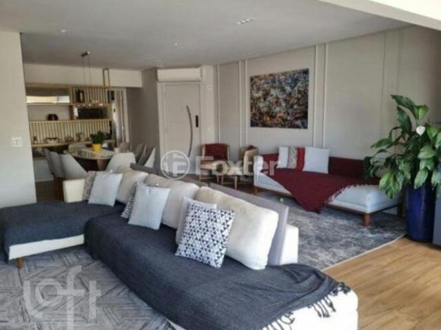 Apartamento, 3 dormitórios, 133 m², em Santana