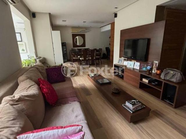 Apartamento, 3 dormitórios, 133 m², em Vila Mariana