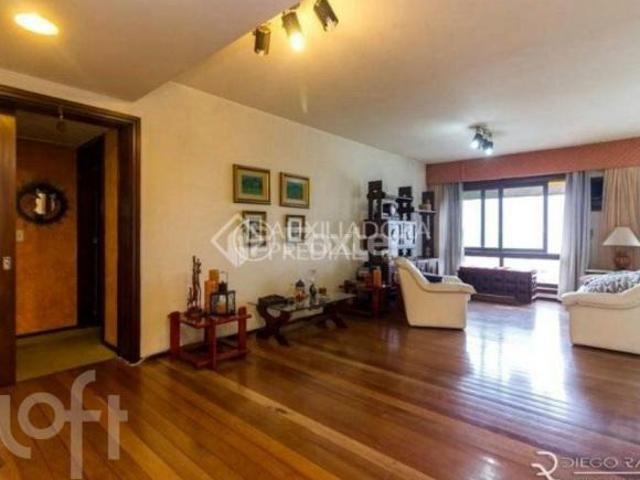 Apartamento, 3 dormitórios, 130.75 m², em Moinhos de Vento