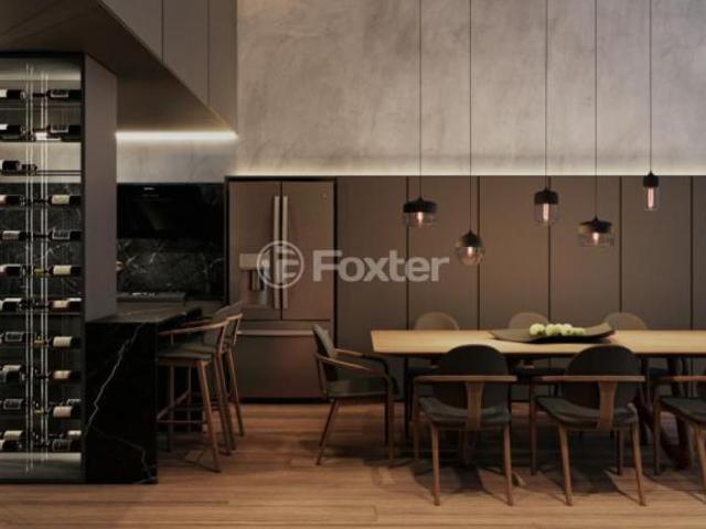 Apartamento, 3 dormitórios, 130 m², em Petrópolis