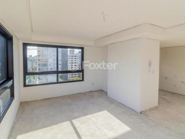 Apartamento, 3 dormitórios, 130 m², em Petrópolis
