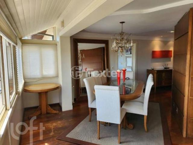 Apartamento, 3 dormitórios, 130 m², em Vila Suica