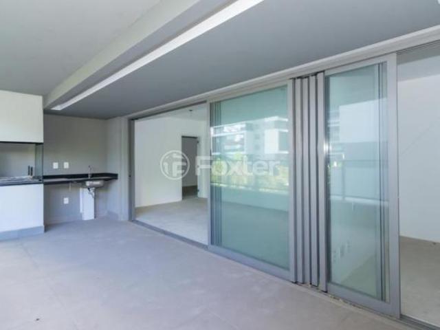 Apartamento, 3 dormitórios, 131 m², em Cidade Monções