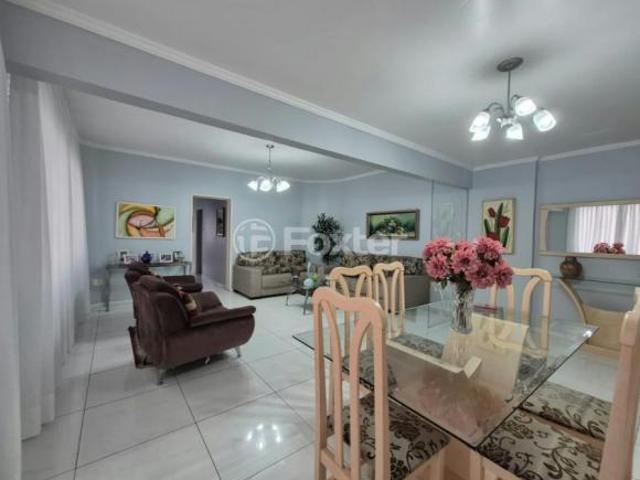 Apartamento, 3 dormitórios, 131 m², em Santana