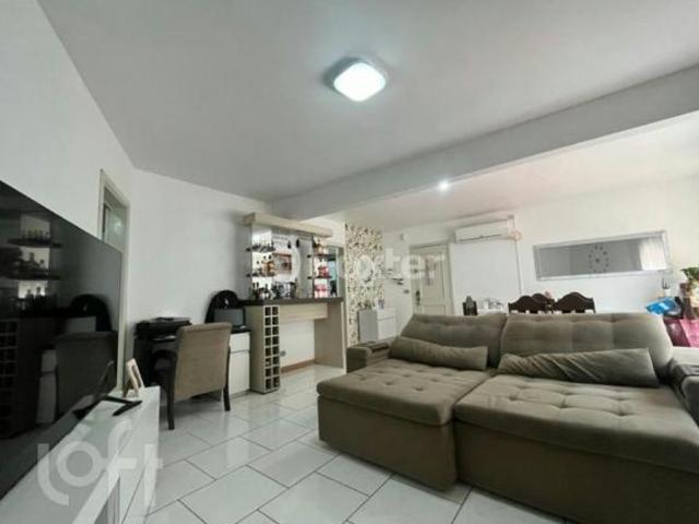 Apartamento, 3 dormitórios, 132.58 m², em Fião