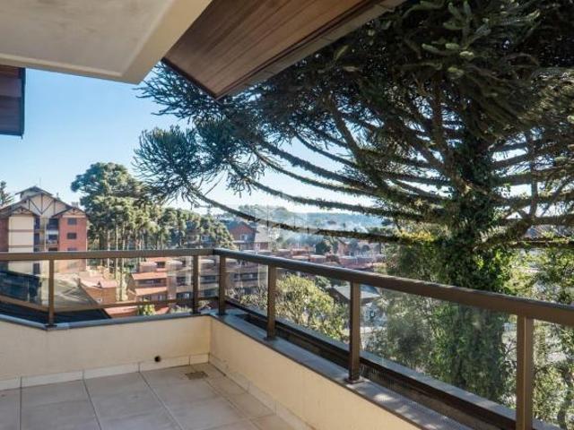 Apartamento 3 dormitórios, 132m² privativos, 2 vagas, no Centro de Gramado