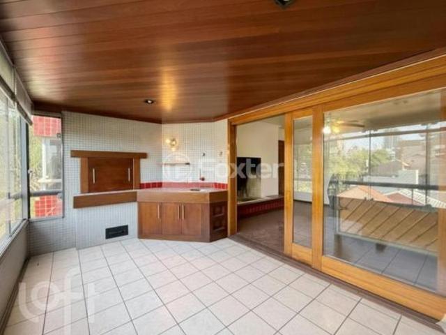 Apartamento, 3 dormitórios, 134 m², em Auxiliadora