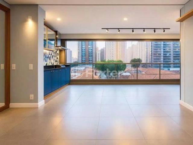 Apartamento, 3 dormitórios, 134 m², em Vila Nova Conceição