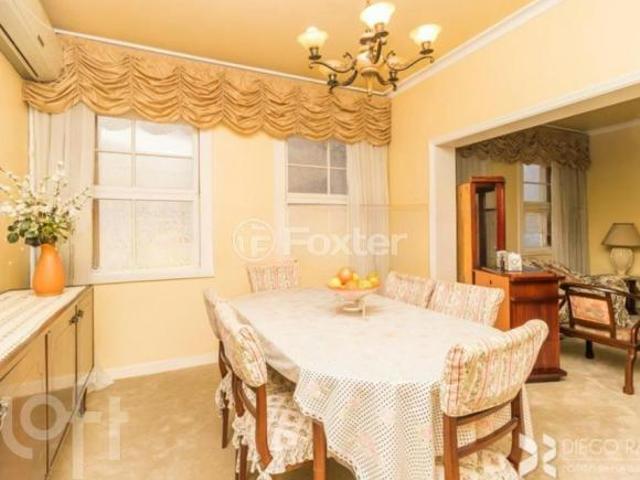 Apartamento, 3 dormitórios, 135 m², em Centro Histórico