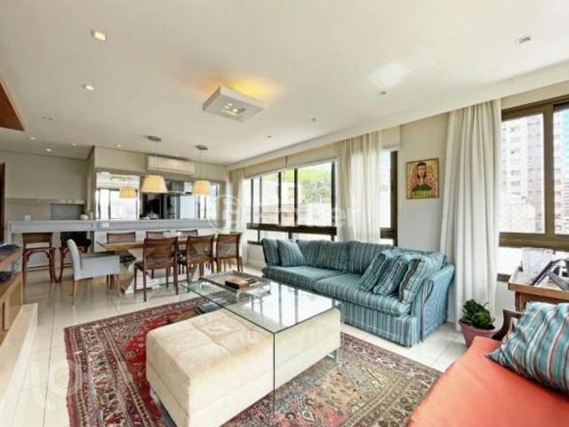 Apartamento, 3 dormitórios, 136.52 m², em Petrópolis