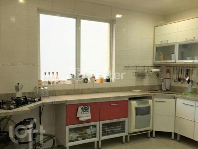 Apartamento, 3 dormitórios, 136.8 m², em Rio Branco