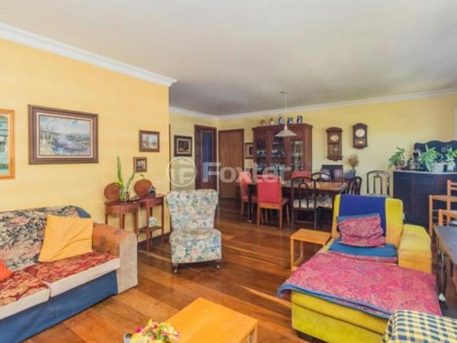 Apartamento, 3 dormitórios, 138.08 m², em Petrópolis