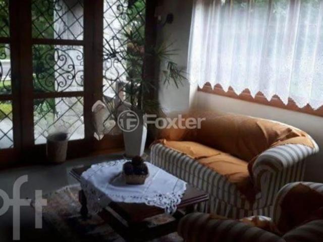 Apartamento, 3 dormitórios, 138.26 m², em Centro
