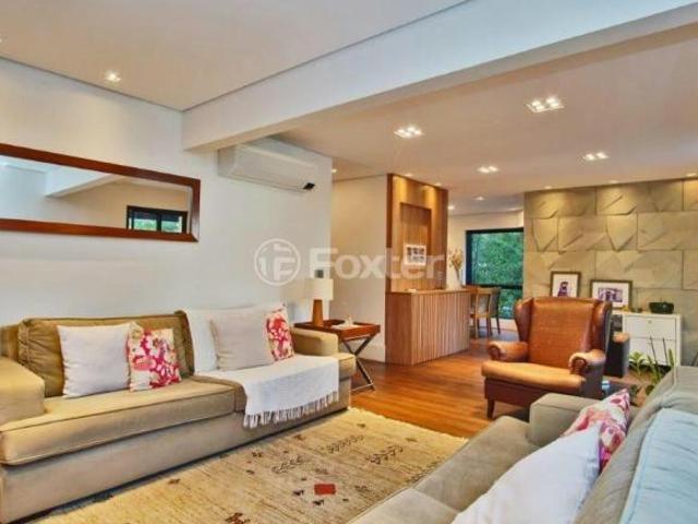 Apartamento, 3 dormitórios, 138 m², em Vila Sônia