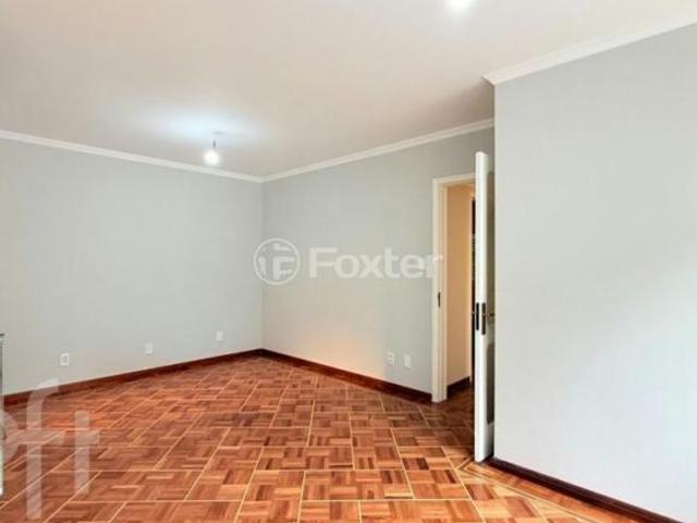 Apartamento, 3 dormitórios, 139 m², em Menino Deus