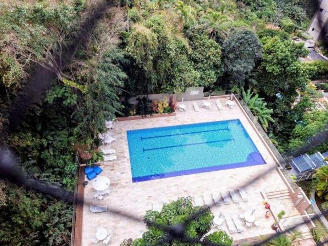 Apartamento 3 Dormitórios 1 suíte 135m² 4 Banheiros 2 vagas Pitangueiras, Guarujá/SP