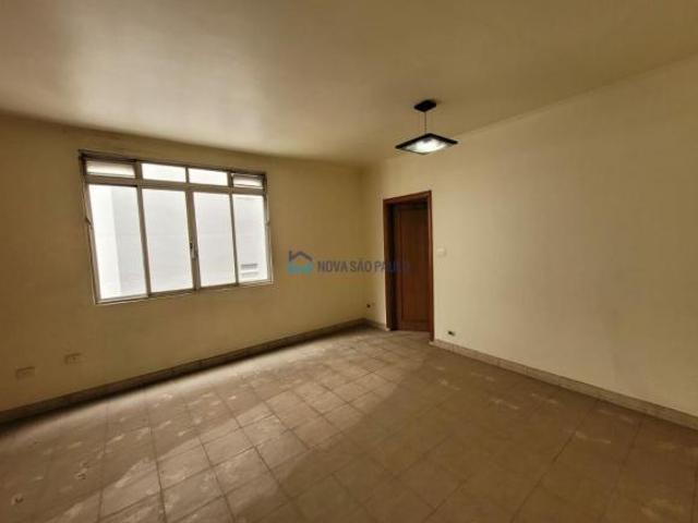 Apartamento 3 dormitórios, 1 suíte, 1 vaga demarcada 300mts metrô Conceição