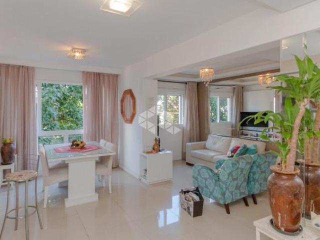 Apartamento 3 dormitórios, 1 suíte com closet, 1 vaga de garagem, Bairro Passo D' Areia, Porto Al