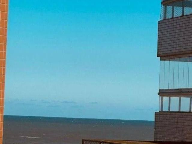 Apartamento 3 Dormitórios 1 Suíte à Venda na Aviação, Praia Grande 88m² de Á