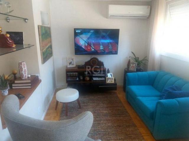 Apartamento 3 dormitórios 1 suíte e 2 vagas com 90m² no bairro Petrópolis Poa