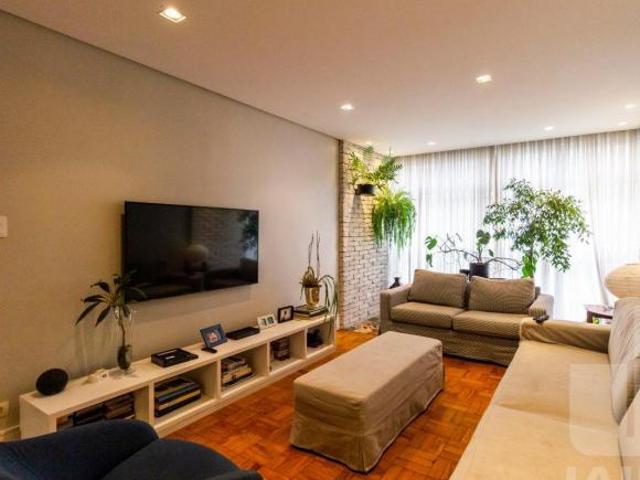 Apartamento 3 dormitórios, 1 vaga, sala para 2 ambientes, 159 m2 com espaços amplos