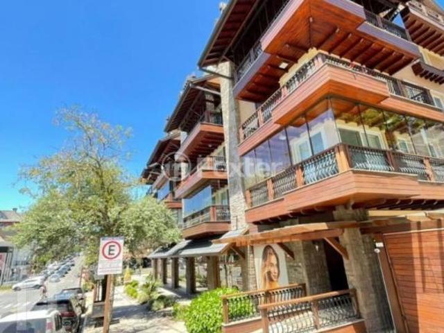 Apartamento, 3 dormitórios, 243.54 m², em Lago Negro