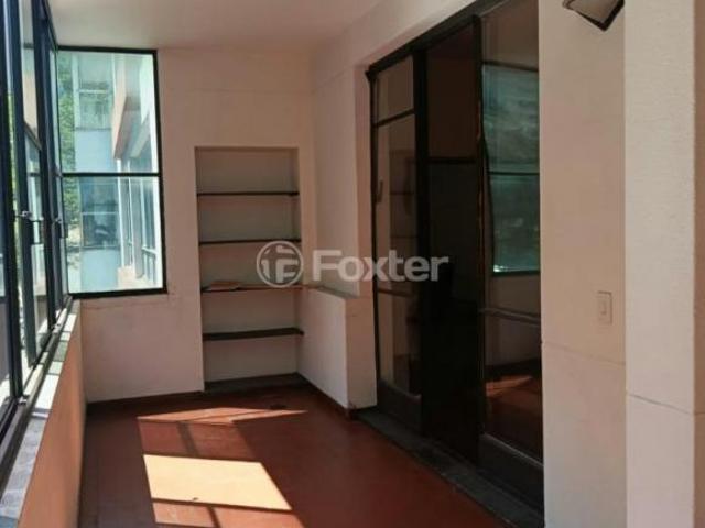 Apartamento, 3 dormitórios, 240 m², em Jardim Paulista