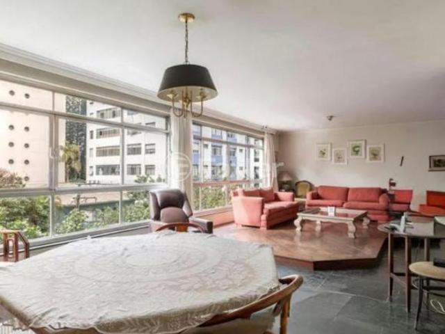 Apartamento, 3 dormitórios, 240 m², em Paraíso