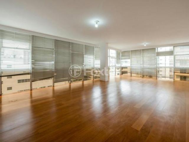 Apartamento, 3 dormitórios, 240 m², em Santa Cecília