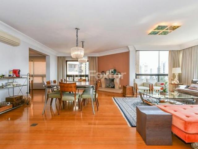 Apartamento, 3 dormitórios, 247 m², em Vila Suzana