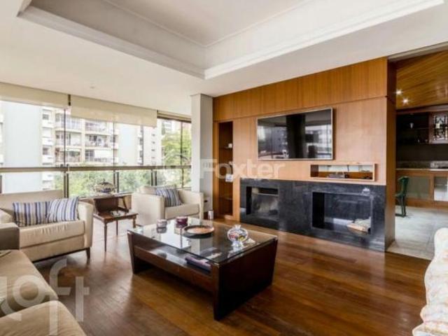 Apartamento, 3 dormitórios, 244 m², em Rio Branco