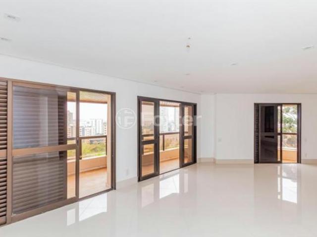 Apartamento, 3 dormitórios, 244 m², em Vila Suzana