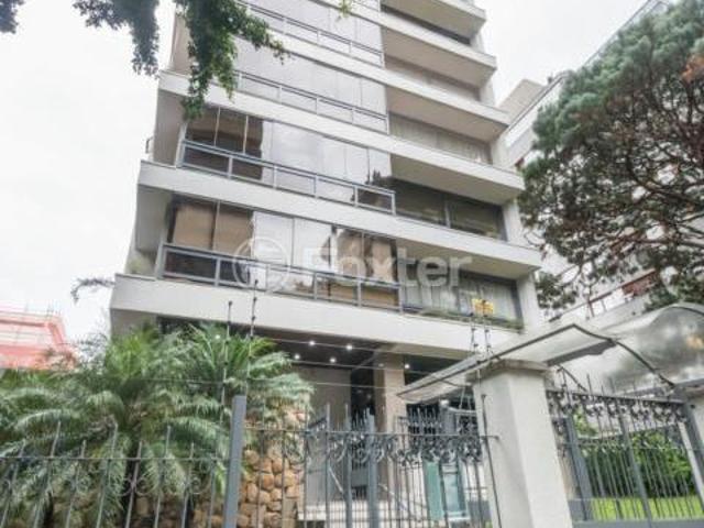 Apartamento, 3 dormitórios, 246.51 m², em Petrópolis