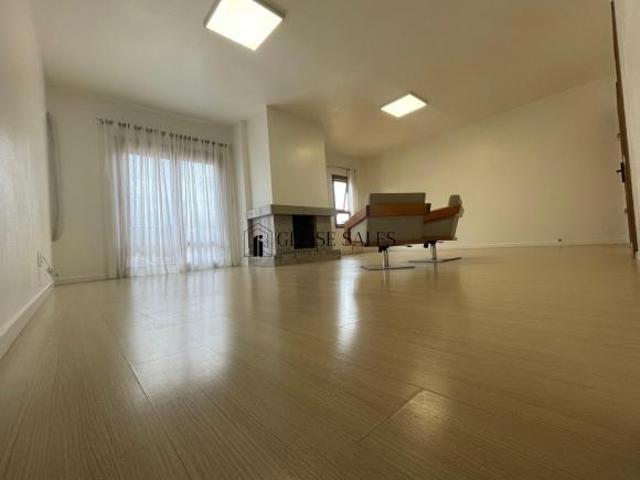 Apartamento 3 dormitórios