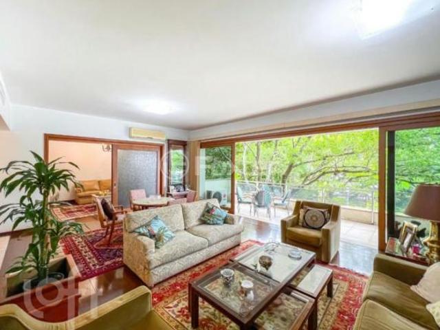 Apartamento, 3 dormitórios, 258 m², em Boa Vista