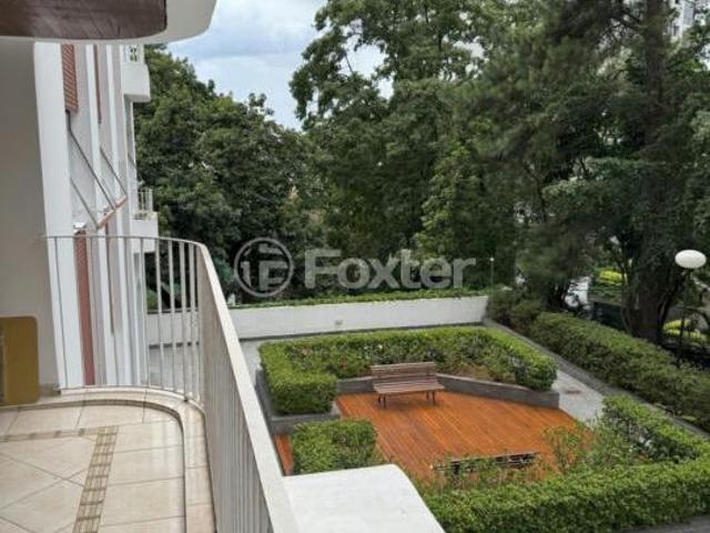 Apartamento, 3 dormitórios, 258 m², em Vila Sônia