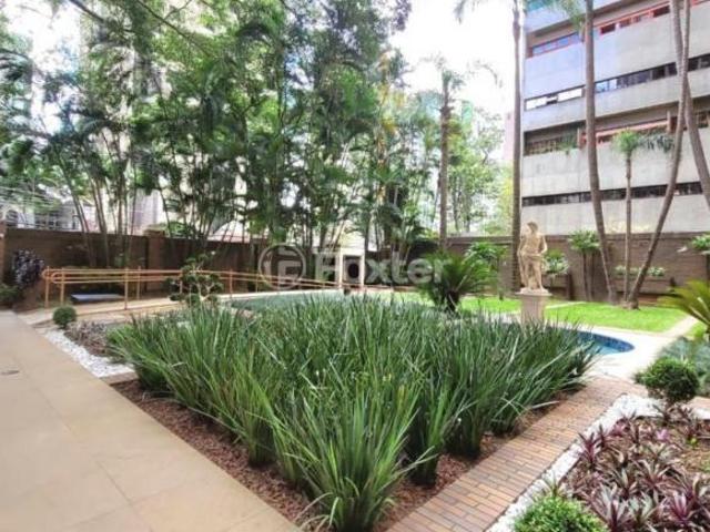 Apartamento, 3 dormitórios, 260 m², em Campestre