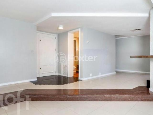 Apartamento, 3 dormitórios, 271.7 m², em Madureira