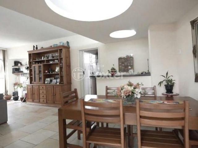 Apartamento, 3 dormitórios, 284 m², em Bela Vista