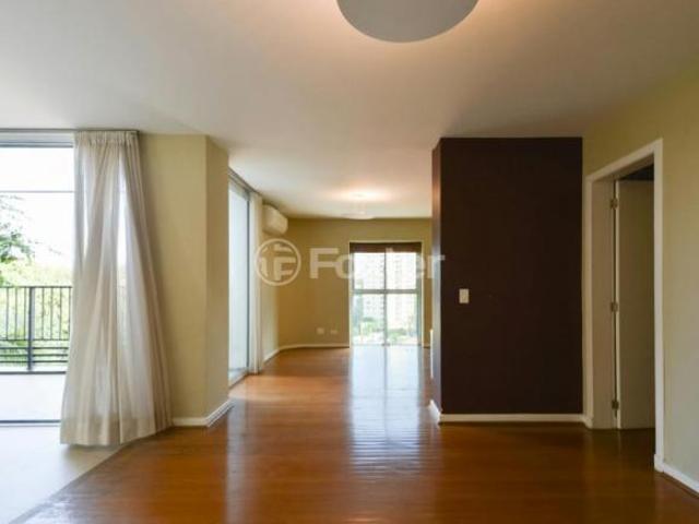 Apartamento, 3 dormitórios, 285 m², em Higienópolis