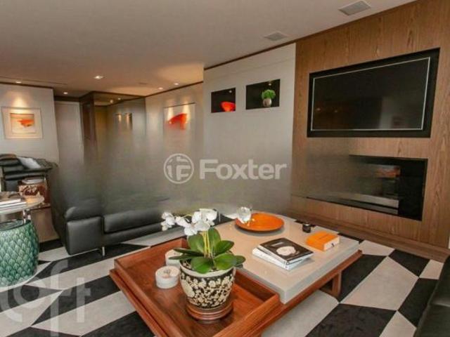 Apartamento, 3 dormitórios, 288 m², em Planalto