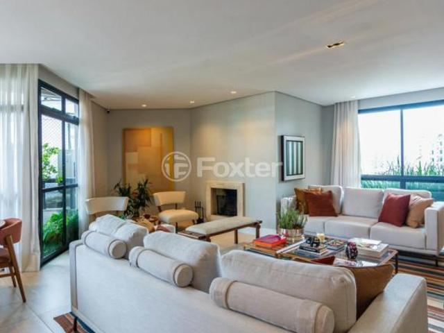 Apartamento, 3 dormitórios, 290 m², em Vila Morumbi