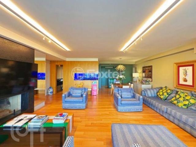 Apartamento, 3 dormitórios, 203.07 m², em Boa Vista