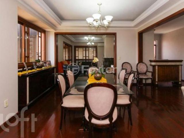 Apartamento, 3 dormitórios, 200.51 m², em Centro