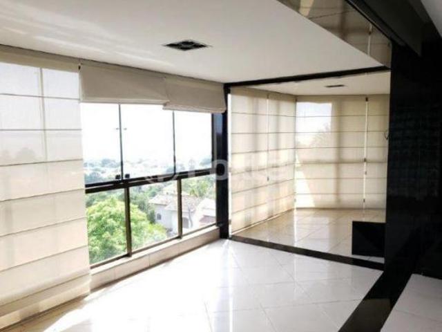 Apartamento, 3 dormitórios, 200.1 m², em Cristal