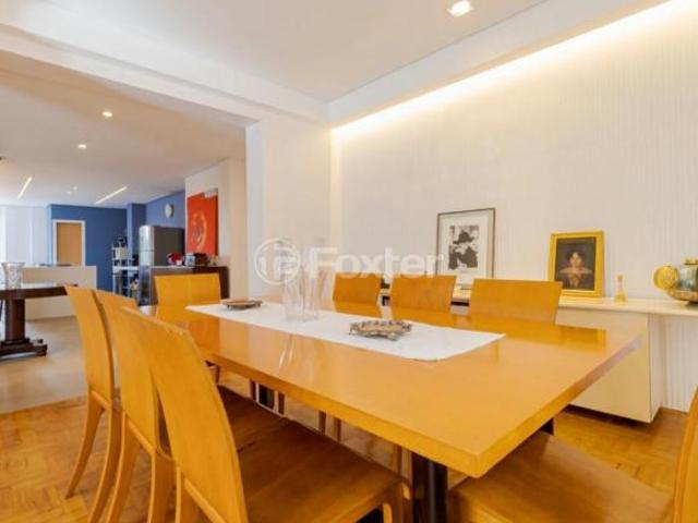 Apartamento, 3 dormitórios, 200 m², em Higienópolis